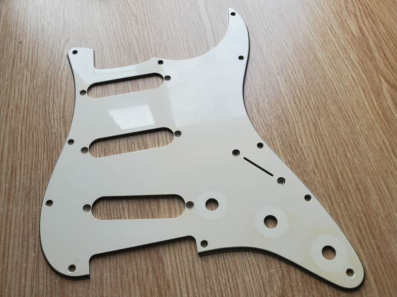 Fender Highway One Stratocaster 2005 white scratchplate 3-ply | Reverb