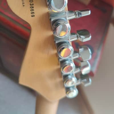 Fender American Deluxe Stratocaster (SSS) 2002 - Two Tone | Reverb