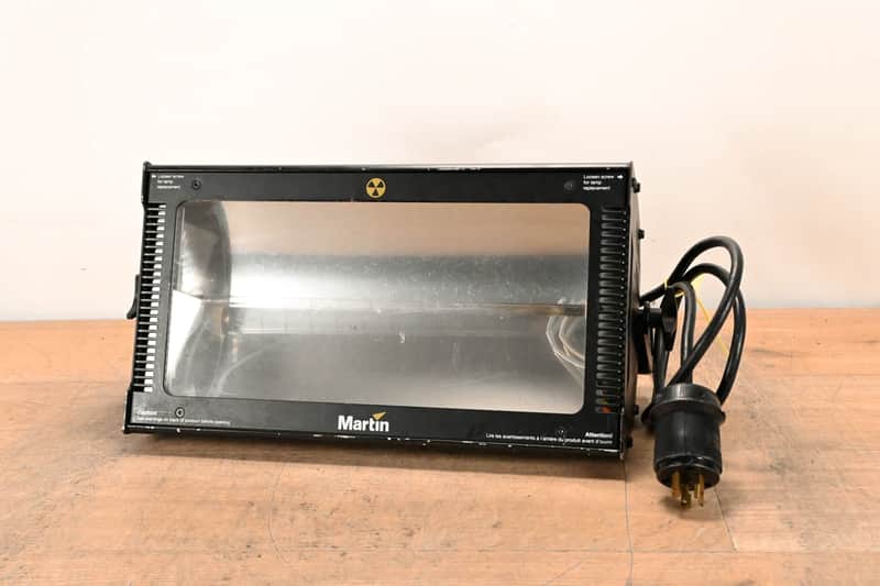 Martin Lighting Atomic 3000 DMX High-Power Xenon Strobe Light | Reverb