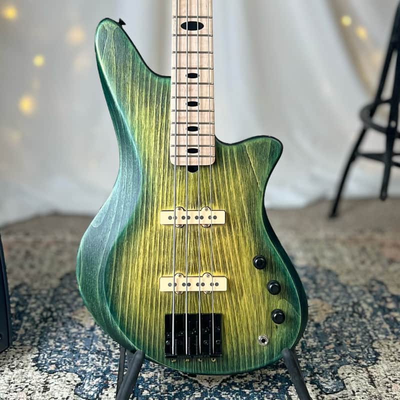 Jacqueline J2-32 32-Inch Medium-Scale Bass in | Reverb Canada