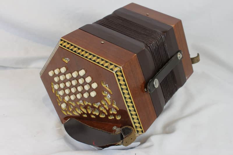 7997 - Mahogany Stagi Hayden Duet Concertina M 46 | Reverb