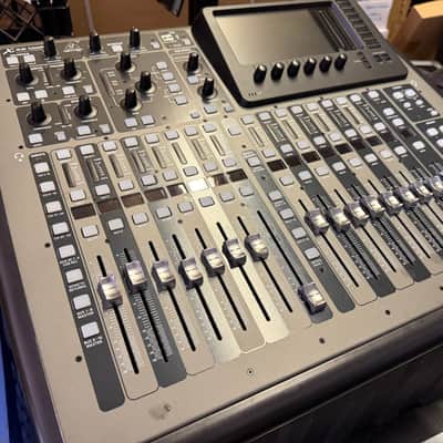 Behringer X32 Compact 40-Input 25-Bus Digital Mixing Console | Reverb