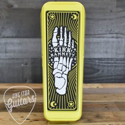 Pre-Owned Dunlop Kirk Hammett Yellow Sparkle Wah | Reverb