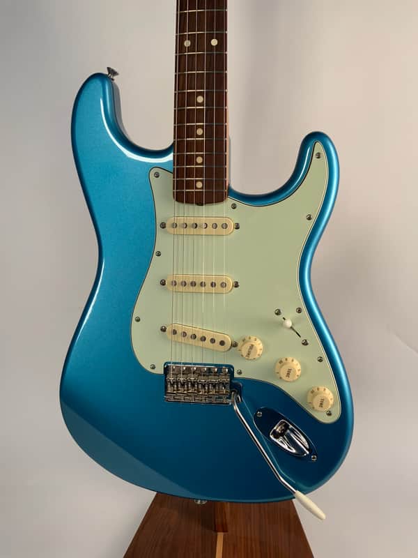 Fender Classic Series '60s Stratocaster — Lake Placid Blue — | Reverb