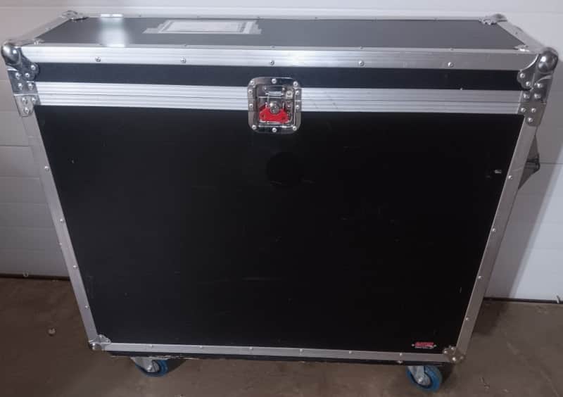 BEHRINGER X-32 PRO AUDIO MIXER & GATOR FLIGHT CASE w/DOGHOUSE | Reverb