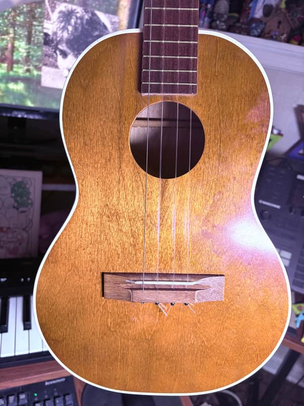 Regal Baritone Ukulele late 1960’s-early 1970’s - Natural | Reverb