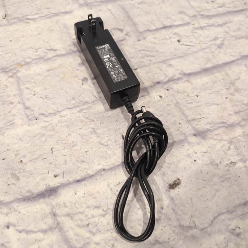 Line 6 DC-3 9V DC Center Negative 3A Power Supply AC Adapter | Reverb