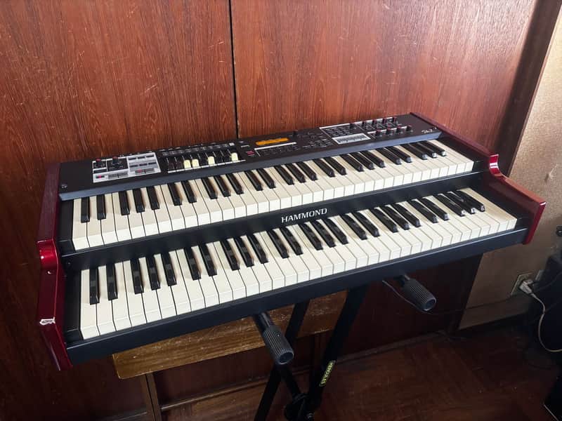Hammond Sk2 Dual 61-key Combo Organ w/ gig bag | Reverb Canada