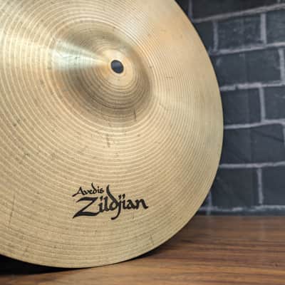 Zildjian Avedis 14" Thin Crash Cymbal – Classic Avedis Tone – | Reverb