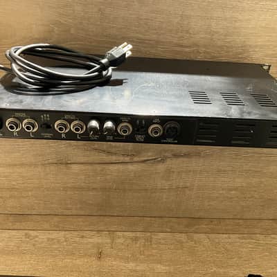 9001 Stereo 3-Channel Valve Preamp with Effects Loop & | Reverb