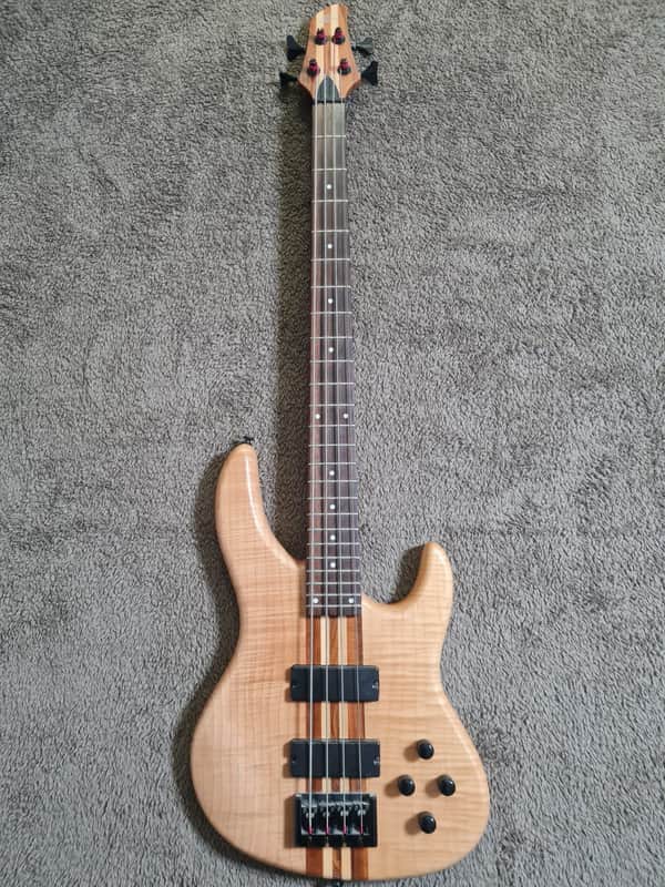 WSL Custom Bass – Neck-Through – Bois massifs – Fabrication | Reverb