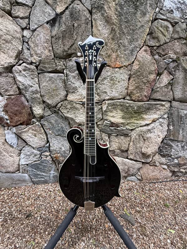 Bourgeois M5-F-BT Aged-Tone Adirondack/Maple Black Top | Reverb