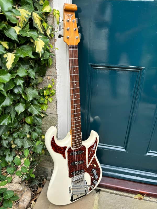 Burns Marvin Prototype model owned and used by Hank Marvin | Reverb