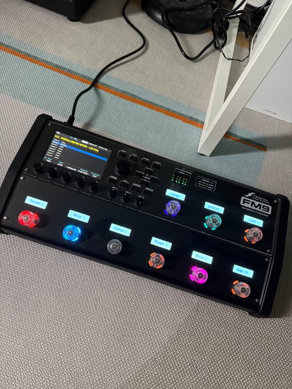Fractal Audio FM9 Turbo Multi-Effects Processor + Screen | Reverb