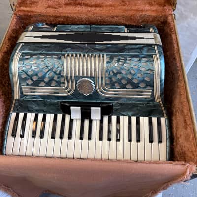 Enrico Roselli Piano Accordion, with case, excellent, Free | Reverb
