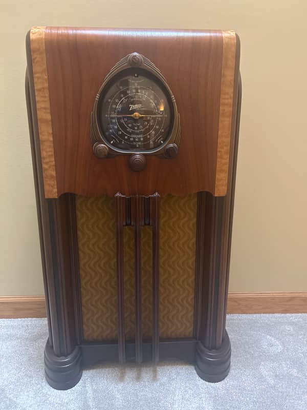 1938 Zenith Tube Guitar Amp: Iconic Mid-Century Marvel - Free | Reverb