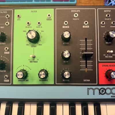 Moog Grandmother 32-Key Semi-Modular Analog Synthesizer 2018 | Reverb