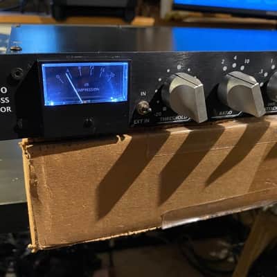 Shadow Audio (Serpent Audio) SB4000 SSL-style Bus Compressor | Reverb
