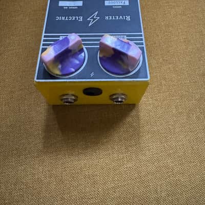 Riveter Electric Fallout Fuzz 2026 - Yellow | Reverb