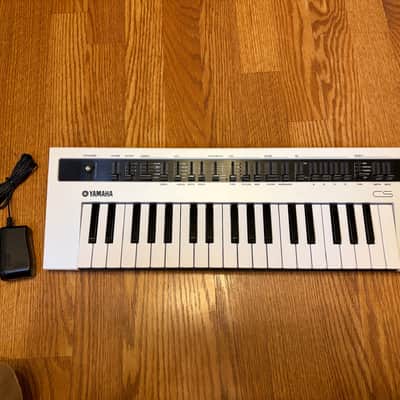 Yamaha Reface CS Mini Mobile Keyboard 2015 - Present - White | Reverb
