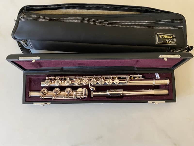 Yamaha Model YFL-587H Professional Flute - MINT CONDITION | Reverb