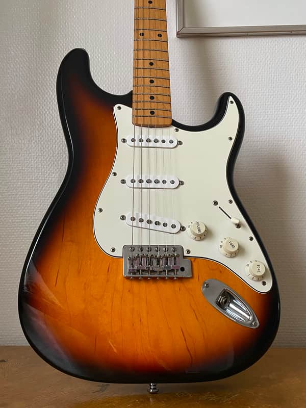 Squier MIJ Stratocaster 1987 - Sunburst | Reverb