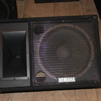 Yamaha SM151 V/ Floor Wedge 500 Watts 8 Ohm 2 Way Monitor | Reverb
