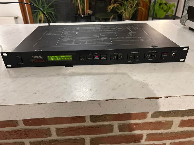 Yamaha TX81Z Rackmount FM Tone Generator 1987 - 1988 - Black | Reverb