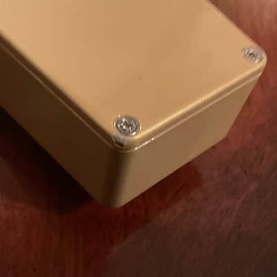 Honey Bee Amps Clean Drive 2020s - Gold | Reverb