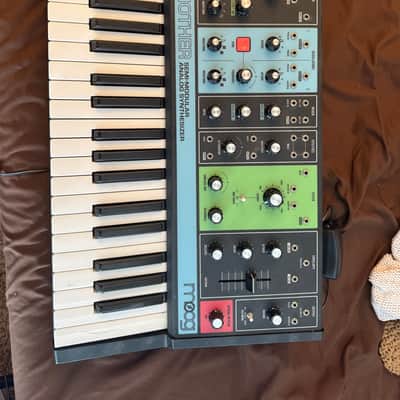 Moog Grandmother 32-Key Semi-Modular Analog Synthesizer 2018 | Reverb