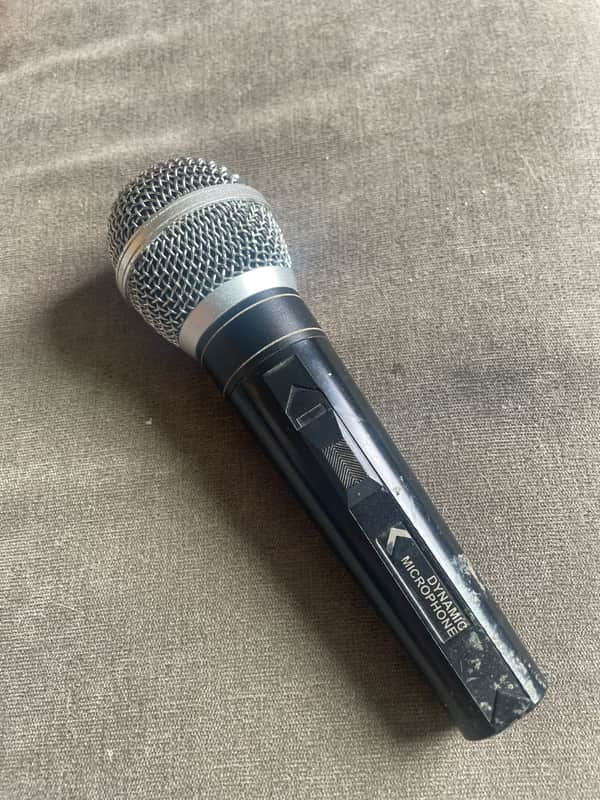 Unknown Generic Dynamic Microphone | Reverb