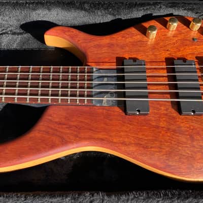 Modulus Graphite Quantum Q5 5-String Bass Guitar, graphite | Reverb