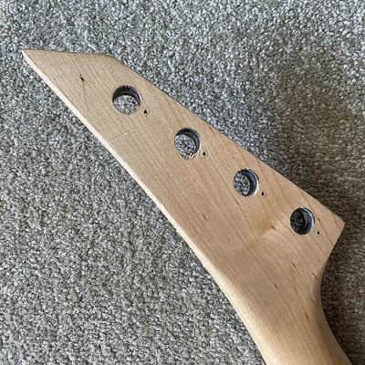 Jackson 4 String Bass Maple Neck, Rosewood Fingerboard 24 | Reverb