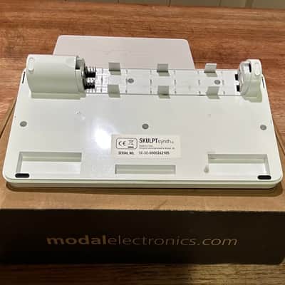 Modal Electronics Skulpt Synth SE 2025 - white/black | Reverb