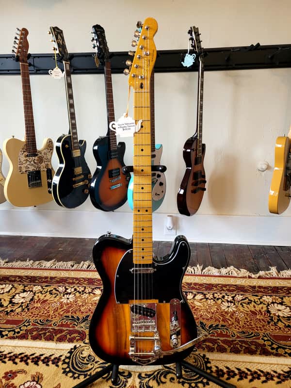 Squier Classic vibe tele with tremolo 2020s - Sunburst | Reverb