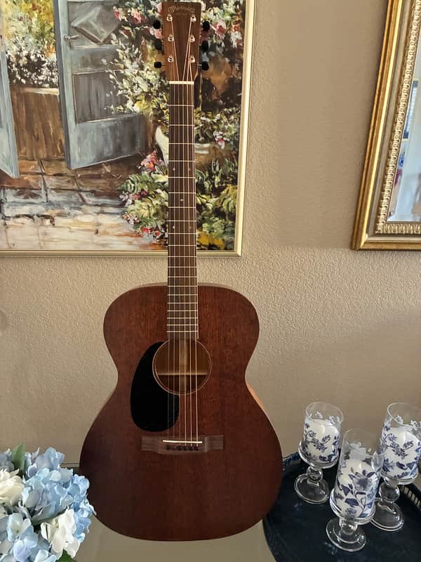 Left Hand Martin 000-15M | Reverb