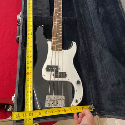 Fender P Bass Jr short scale 2002 - Black Mexico | Reverb