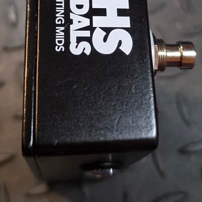 JHS Haunting Mids Sweepable Mids EQ Preamp Tone Shaper | Reverb