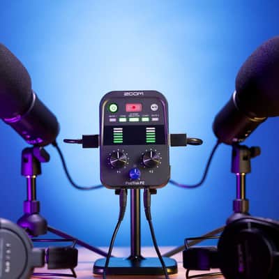 Zoom PodTrak P2 Solo Podcast Bundle with Rode PodMic USB | Reverb