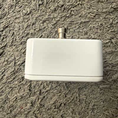 Keeley Katana Dual FET Class A Clean Boost. Throwback White - | Reverb