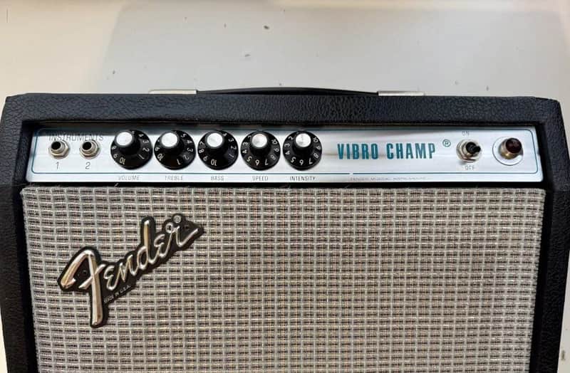 Fender Vibro Champ 6-Watt 1x8" 1977 Silverface | Reverb