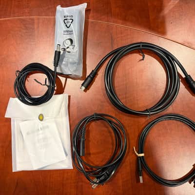 ADAM Audio D3V Active Studio Monitor - Pair 2024 - Present - | Reverb