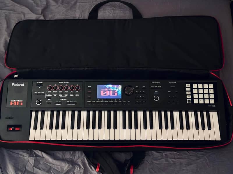 Roland FA-06 61-Key Music Workstation 2014 - Present | Reverb Hungary