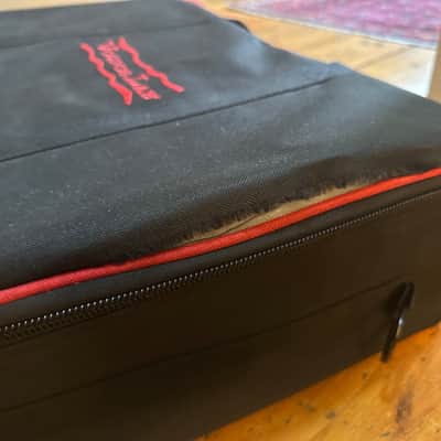 Voodoo Lab Dingbat Medium Pedalboard with Case 2010s - | Reverb UK