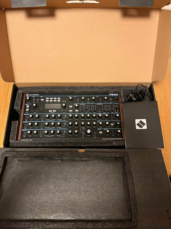 Novation Peak 8-Voice Desktop Synthesizer in Box | Reverb