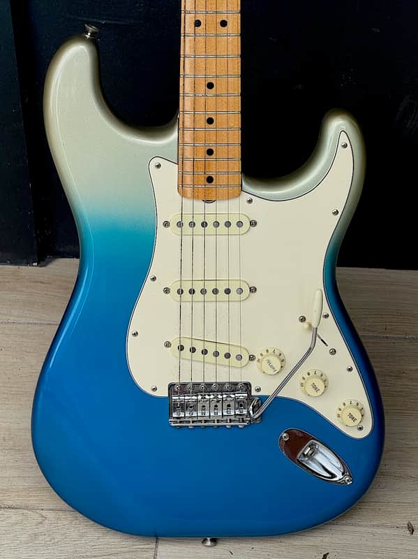 Fender Stratocaster 1982 - ultra rare & clean "Stratoburst" | Reverb