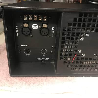 Crown CL2 2-Channel Power Amplifier 660WPC-4 Ohms, with IEC | Reverb