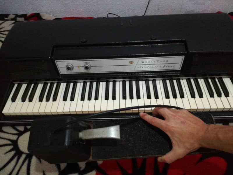 Wurlitzer 200A 64-Key Electric Piano 1974 - 1983 - Black | Reverb