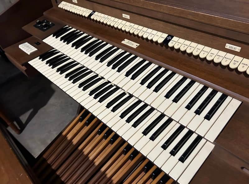 Allen Organ with 32-Note Concave Pedalboard, Allen Speaker, & | Reverb