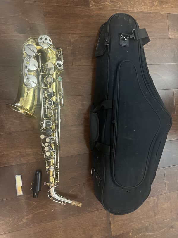 Alto Saxophone with soft case and mouthpiece | Reverb